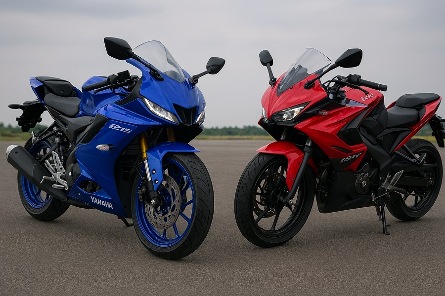 Yamaha R15 V4 बनाम Bajaj Pulsar RS 200: स्पीड और स्टाइल का असली बादशाह कौन?