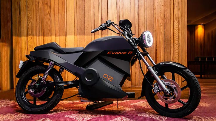 Earth Energy EV Evolve R Price 2024 Mileage, Specs, Images , Colours ...