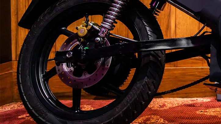 Earth Energy EV Evolve R Price 2024 Mileage, Specs, Images , Colours ...